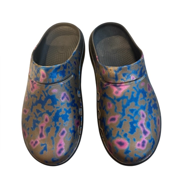 OOFOS | Shoes | Oofos Oocloog In Limited Kaleidoscope Color Like New ...
